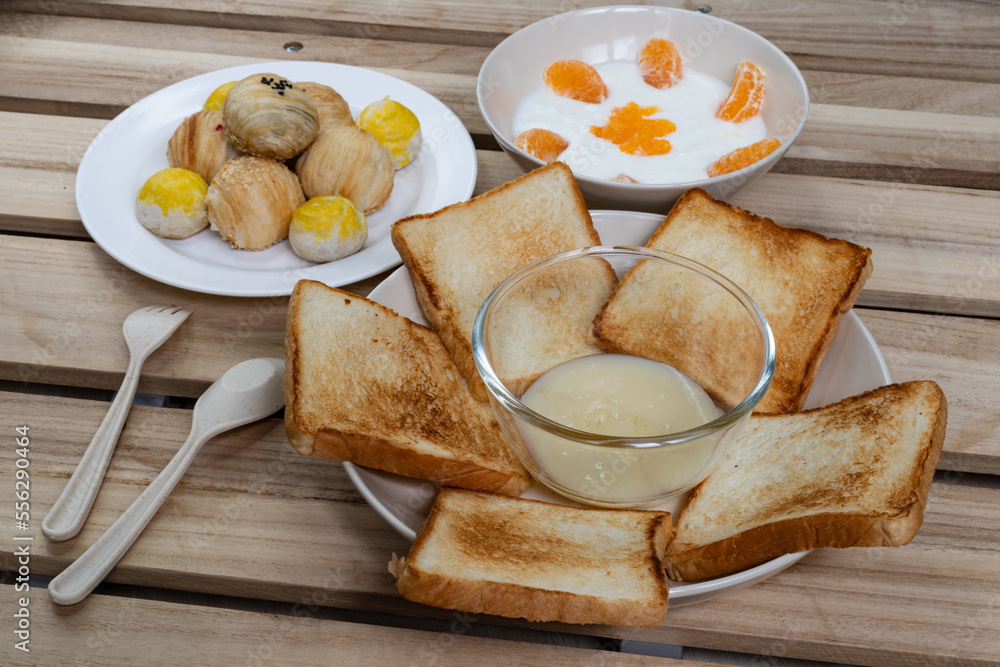 A comparison of breakfast traditions in different Asian countries or ...