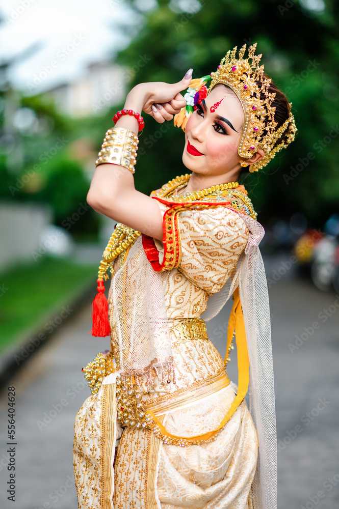 Thai classical dance performance Suwanhongchomtum.Art culture Thailand ...