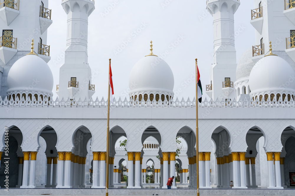 Sheikh Zayed Mosque (Masjid Sheikh Zayed), Solo, Central Java ...