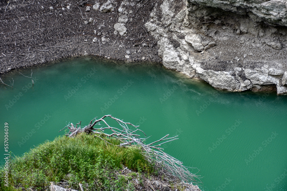Stockfoto Fluss, Meduna, Stausee, Tal, Niedrigwasser, Sommer ...