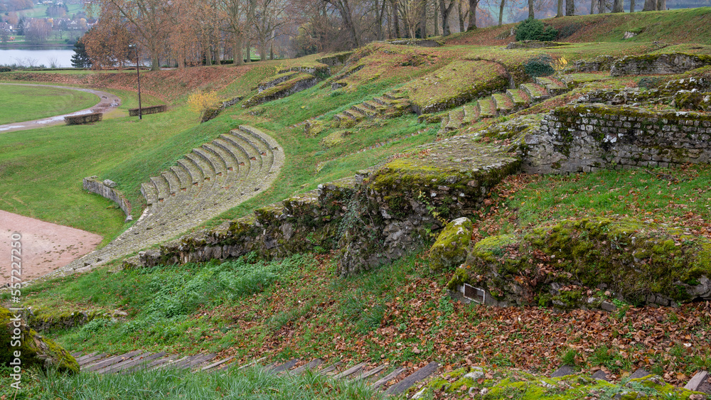 The amphitheater of Autun. Construction of the largest Roman ...