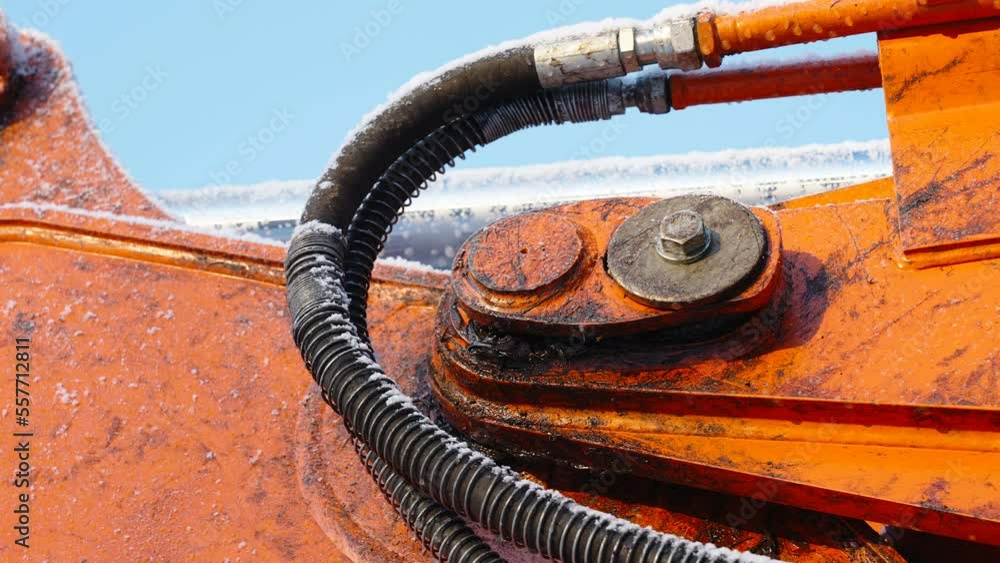 Vidéo Stock A closer look of the wires and hose of the tree shear with ...