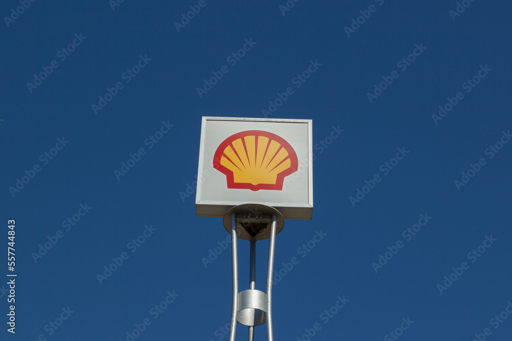 Illinois, USA - March 26, 2022: Close up of Shell pole logo sign at a ...