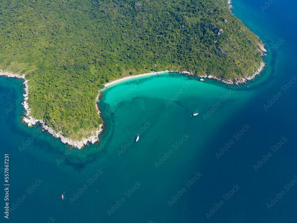 Aerial view of boats with clear blue turquoise seawater, Andaman sea in ...