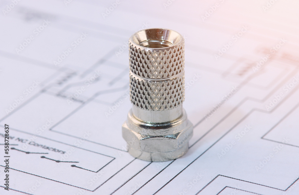 Metal connectors for connecting a coaxial cable in the electrical ...