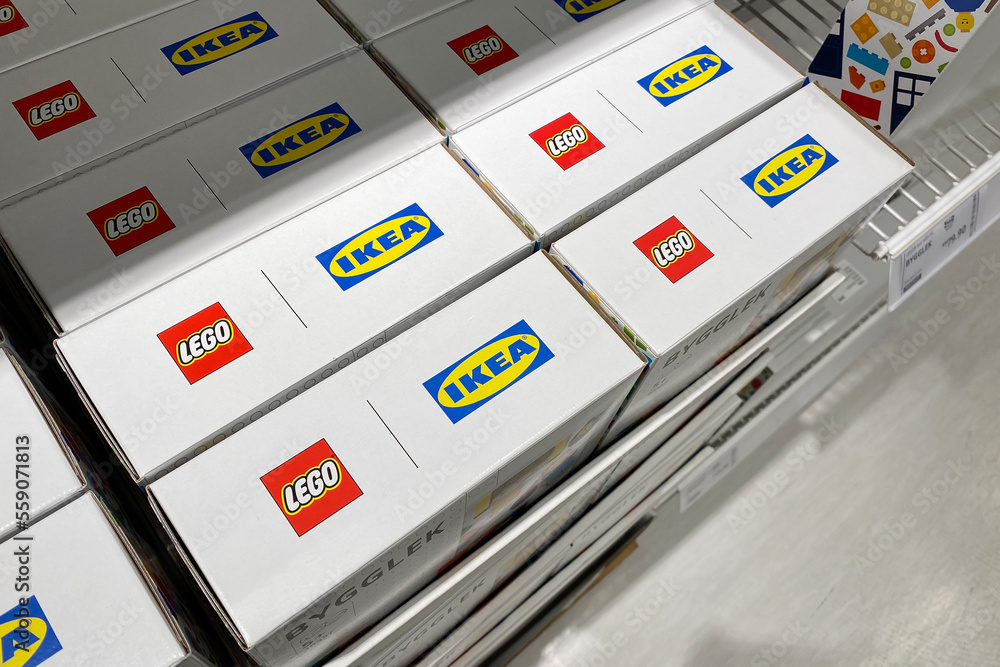 Foto de PENANG, MALAYSIA - APR 07, 2021: LEGO IKEA BYGGLEK collection ...