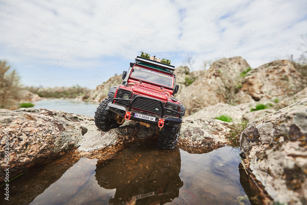 RC Car. Model Land Rover Defender 1:10. Machine trophy. Camel Trophy. A ...