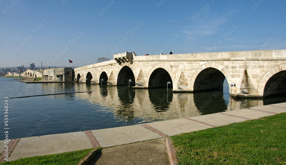 Foto de Kanuni Sultan Suleyman Bridge, located in Buyukcekmece, Turkey ...