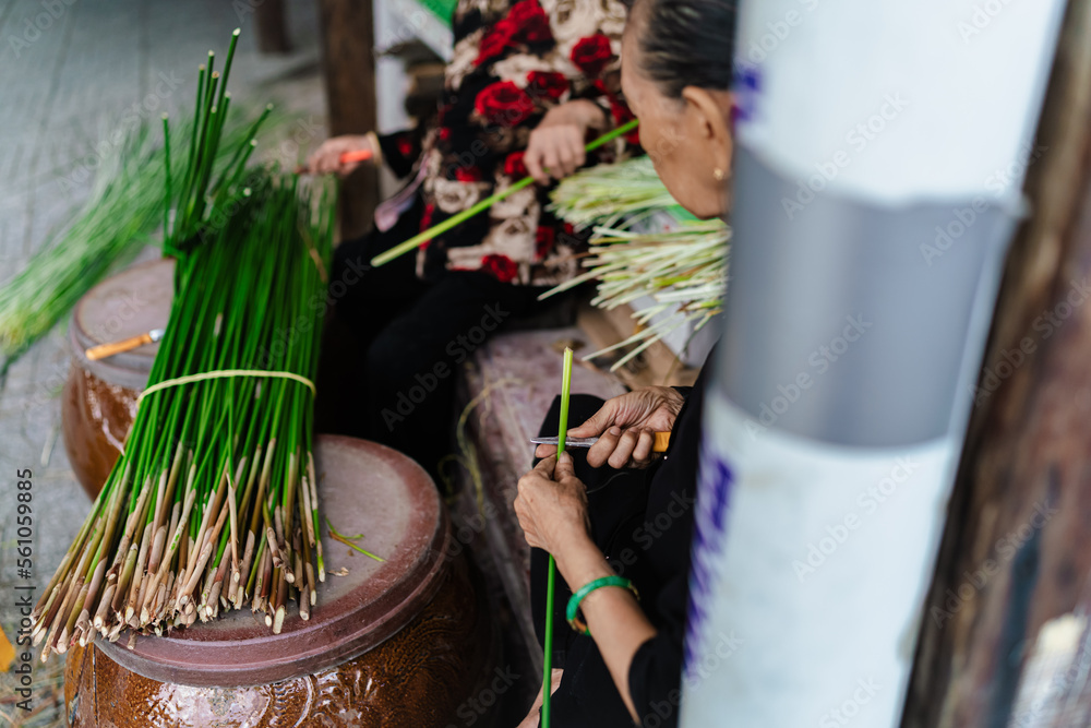 Making (wrapping) Tet Cake (Bánh Tét), the Vietnamese lunar new year ...