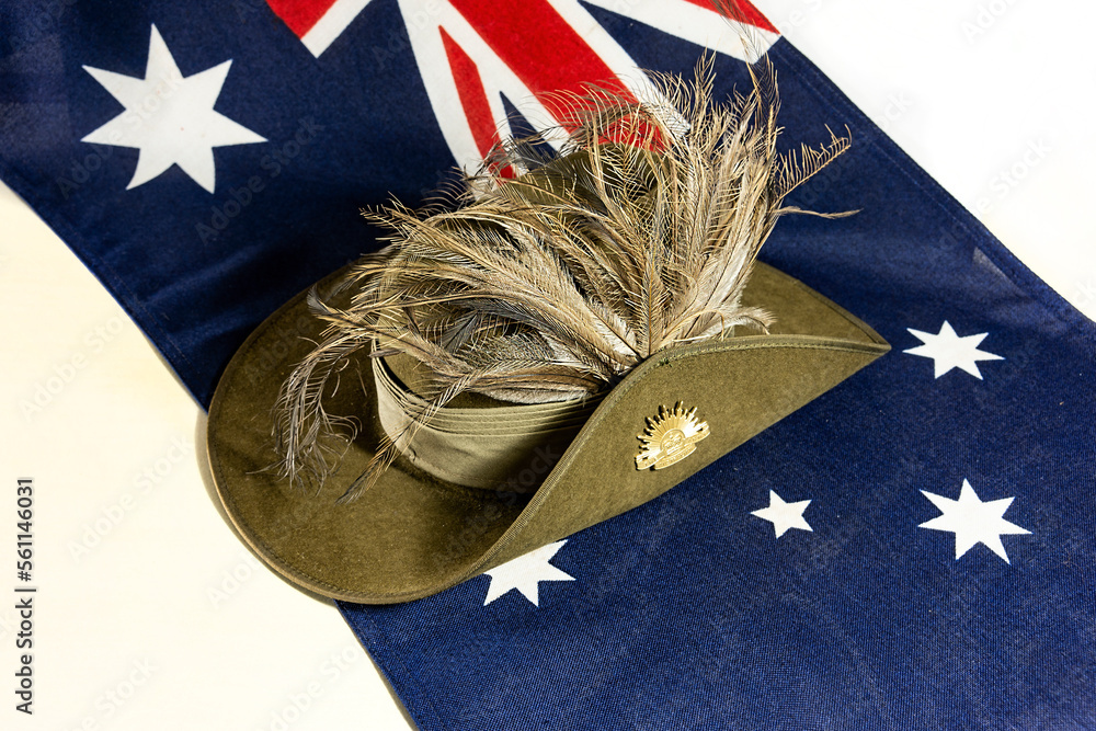 Australian army diggers slouch hat with the Australian flag and the emu ... Australian army diggers slouch hat with the Australian flag and the emu ...