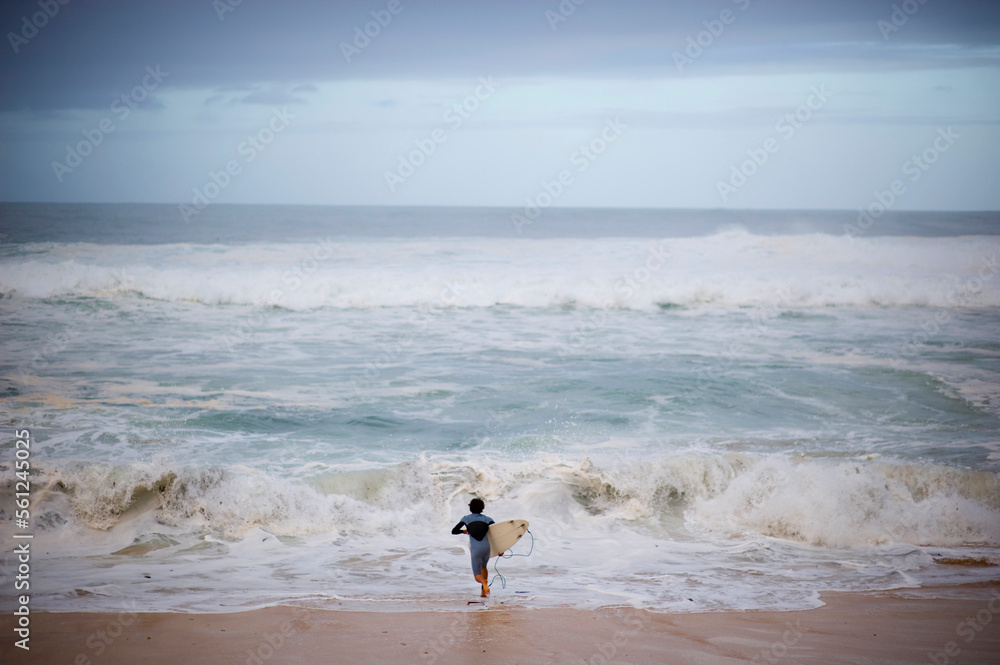 Crowds line Kamehameha Highway a day before the 25th Eddie Aikau Big ...