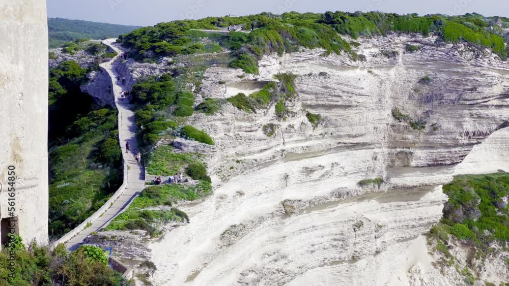 Vidéo Stock Bonifacio (Corsica, France) view of rocky cliffs of Accore ...