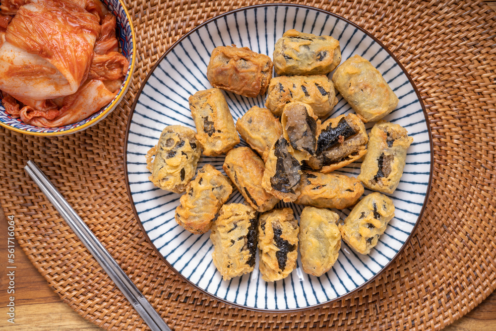 Crispy seaweed noodle rolls or Gimmari Korean deep-fried seaweed rolls ...