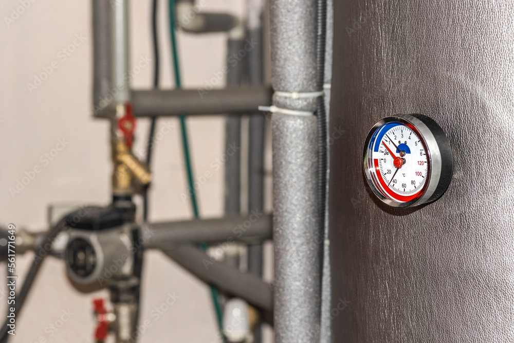 Foto de Boiler Hot Water Storage Tank with Circular Thermometer, Valves ...