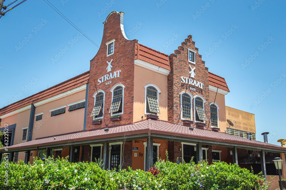 Foto de Holambra-sp,brasil-November 17,2022 brewery "straat beer" which ...