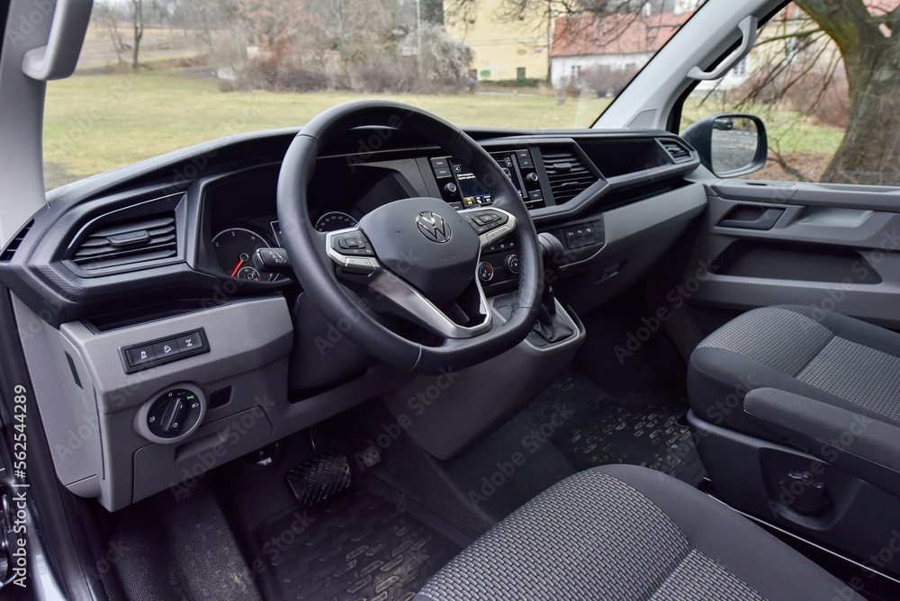 Volkswagen Transporter 4x4. Van with 4x4 drive in off-road ...