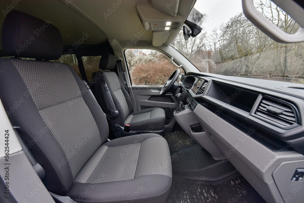 Volkswagen Transporter 4x4. Van with 4x4 drive in off-road ...