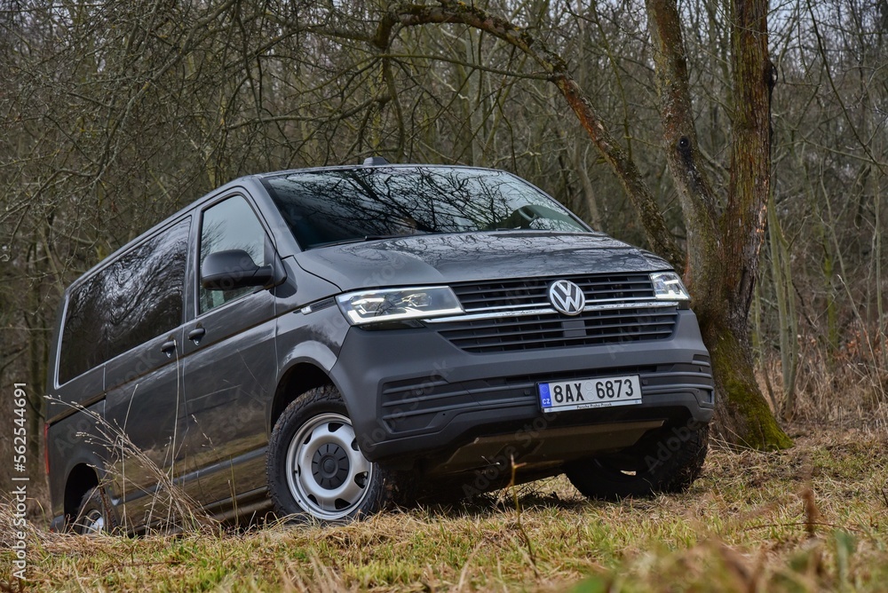Volkswagen Transporter 4x4. Van with 4x4 drive in off-road ...