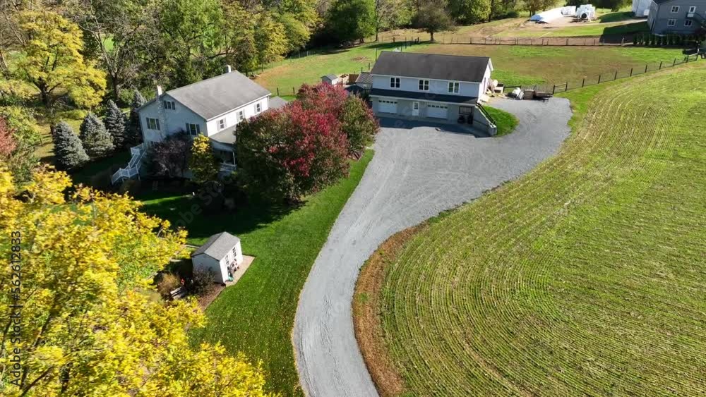Amish house and barn. Lancaster County Pennsylvania scene during autumn ...