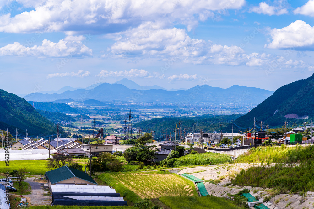 観光名所「新阿蘇大橋から観えるパノラマ風景」(長崎 普賢岳)(熊本 金峰山) Sightseeing spot "Panorama view ...