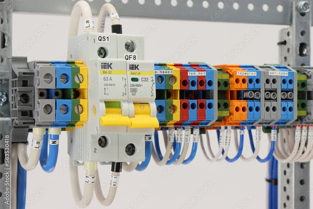 IEK automatic current switches for protection of electrical loads ...