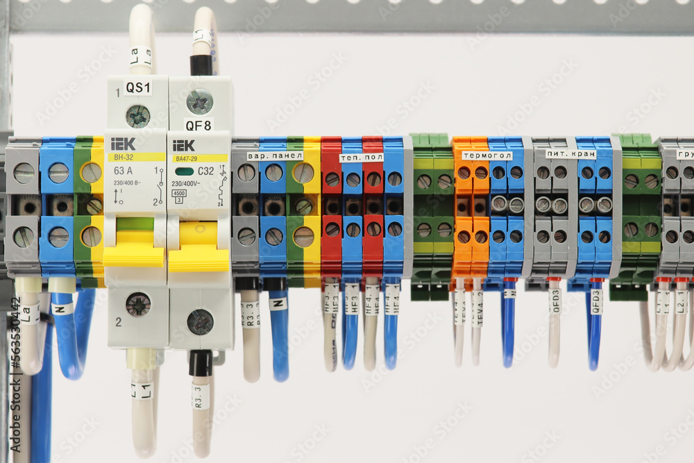 IEK automatic current switches for protection of electrical loads ...