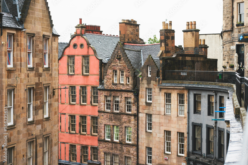 Charm of Edinburgh is captured in this street photography on a rainy ...