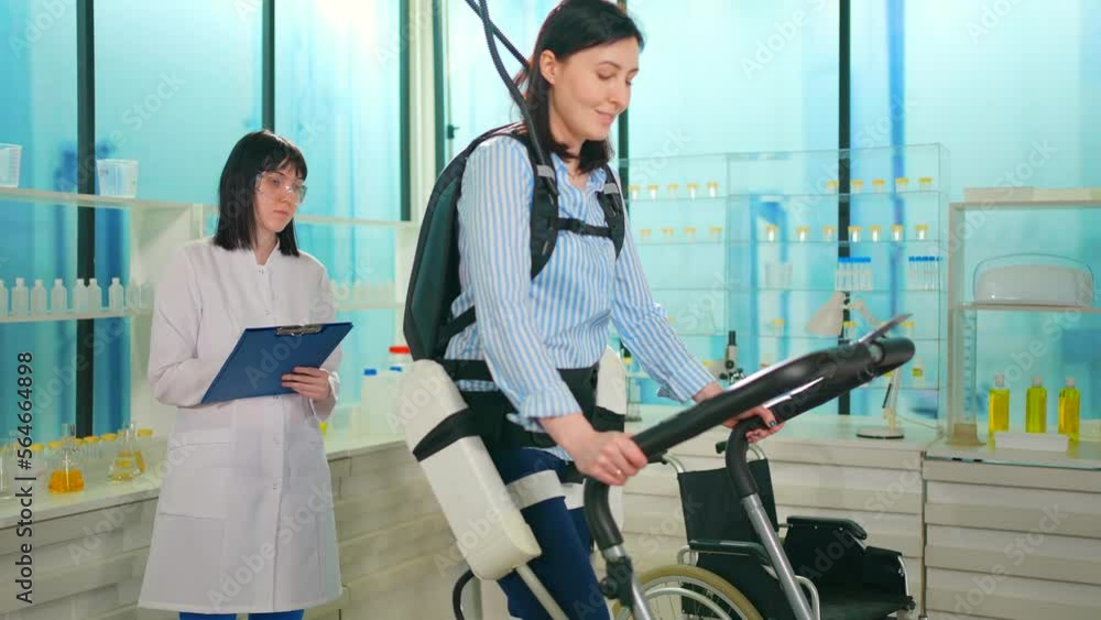 patient with an injury of the musculoskeletal system tests an ...