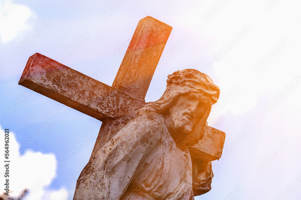Foto de Holy cross with crucified Jesus Christ. Ancient statue. do ...