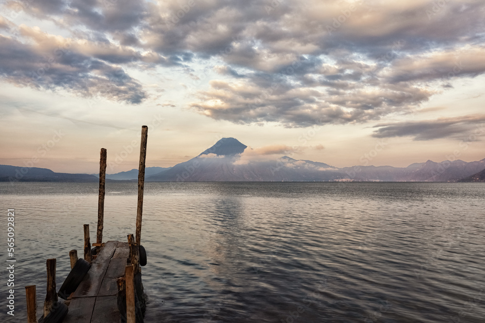 Lago de Atitlán and Volcano San Pedro, view from Panajachel, Guatemala ...