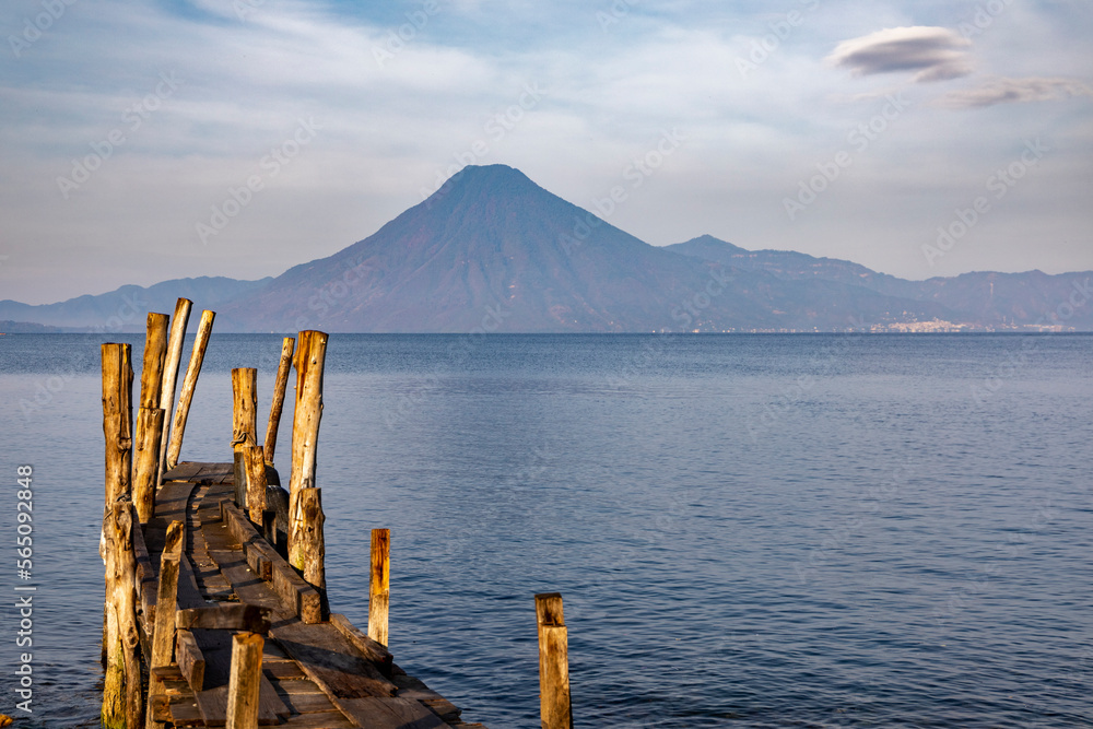 Lago de Atitlán and Volcano San Pedro, view from Panajachel, Guatemala ...