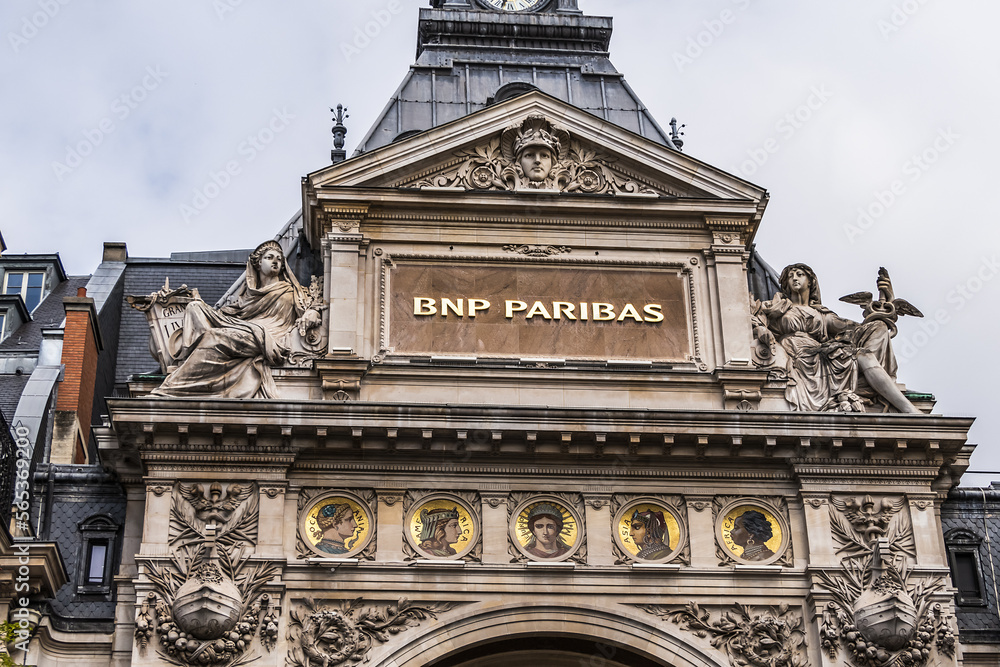 Architectural fragments of the BNP Paribas building on 14 rue Bergere ...