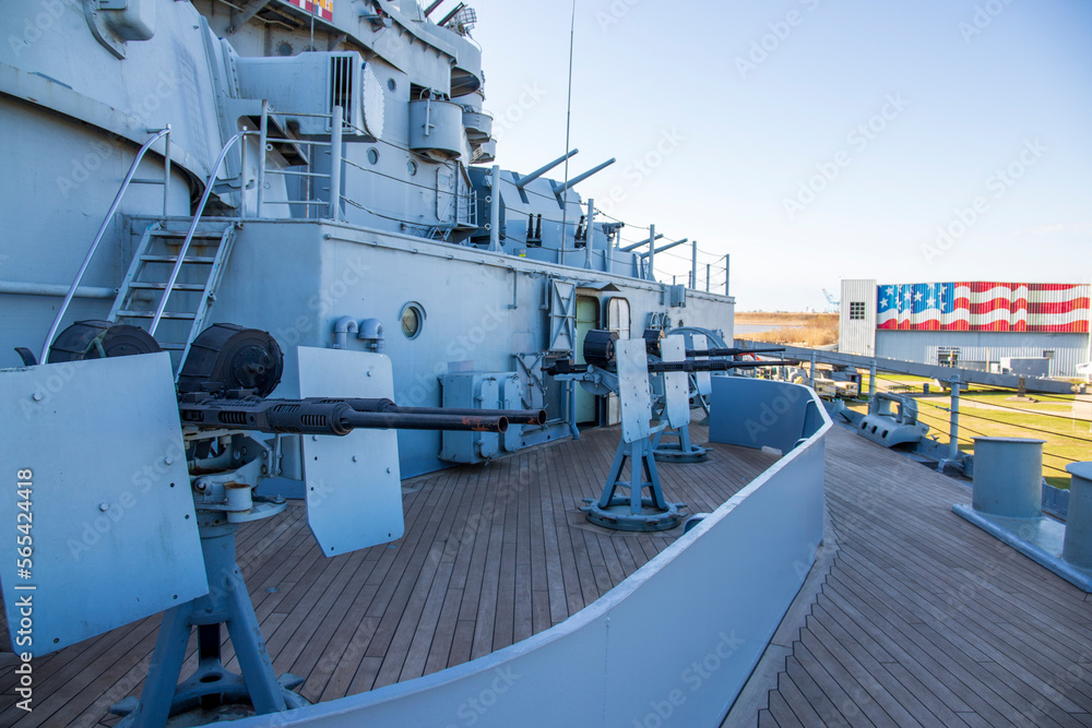 20 MM AA Machine guns mounted on the deck of the USS Alabama Battleship ...