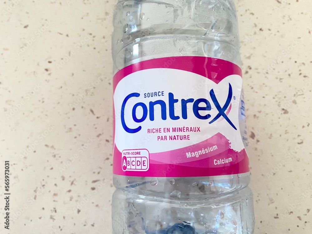 Bouteille de contrex,marque d’eau minérale Stock Photo | Adobe Stock