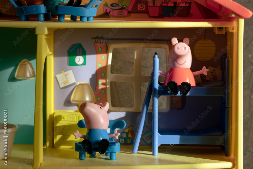 Peppa Pig's toy house. Peppa Pig and her little brother George are ...
