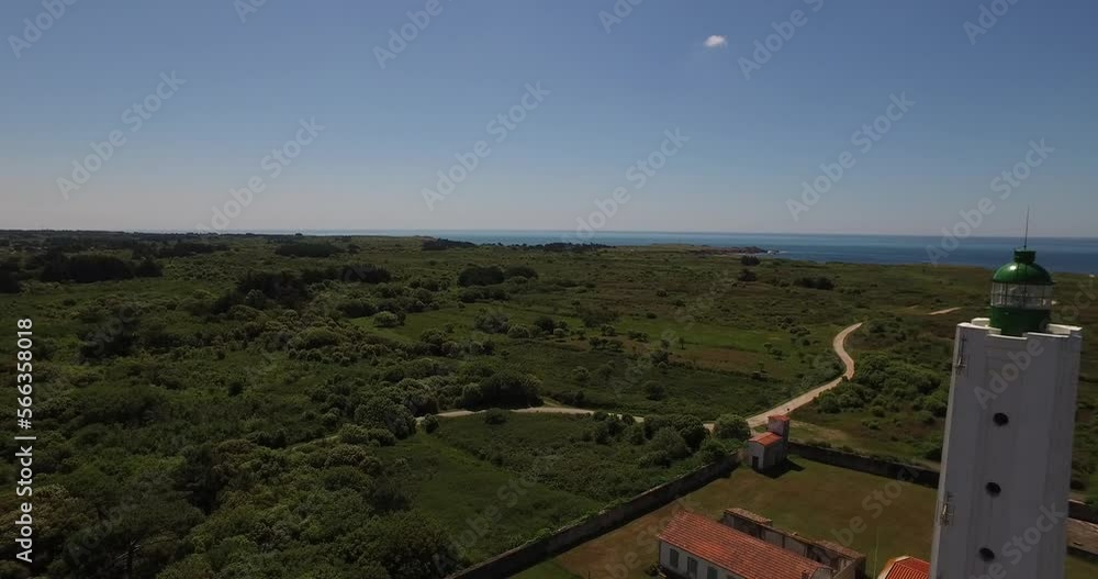 Vue aérienne du Phare de l'île d'Yeu - Vendée - France Stock Video ...