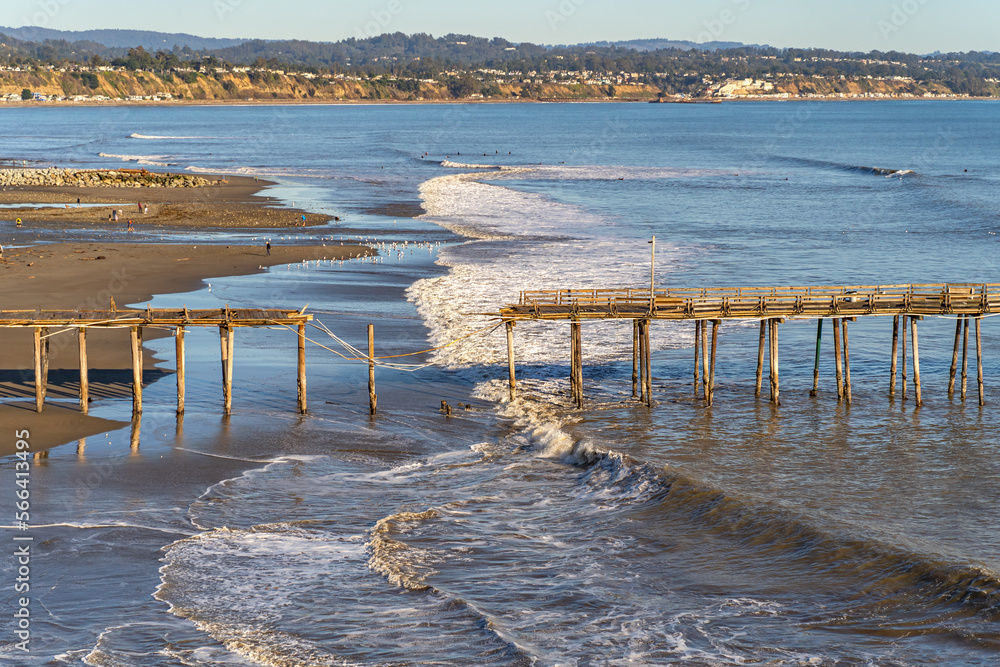 California's bomb cyclone destroyed a pier. Destroyed pier in Capitola ...