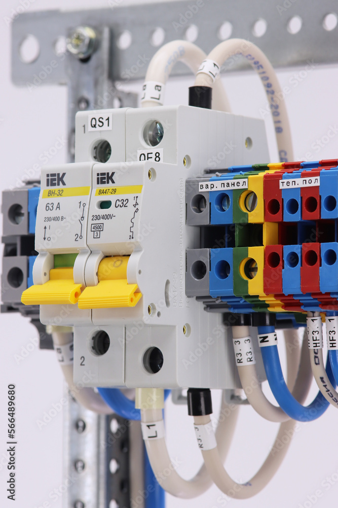 IEK automatic current switches for protection of electrical loads ...