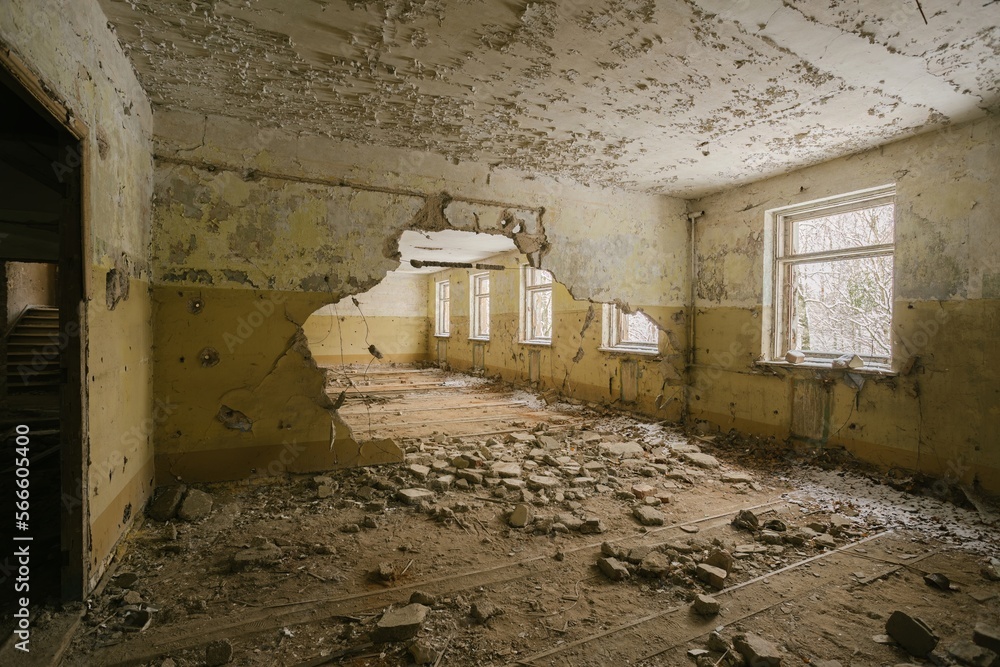 Foto de broken wall in an abandoned room do Stock | Adobe Stock