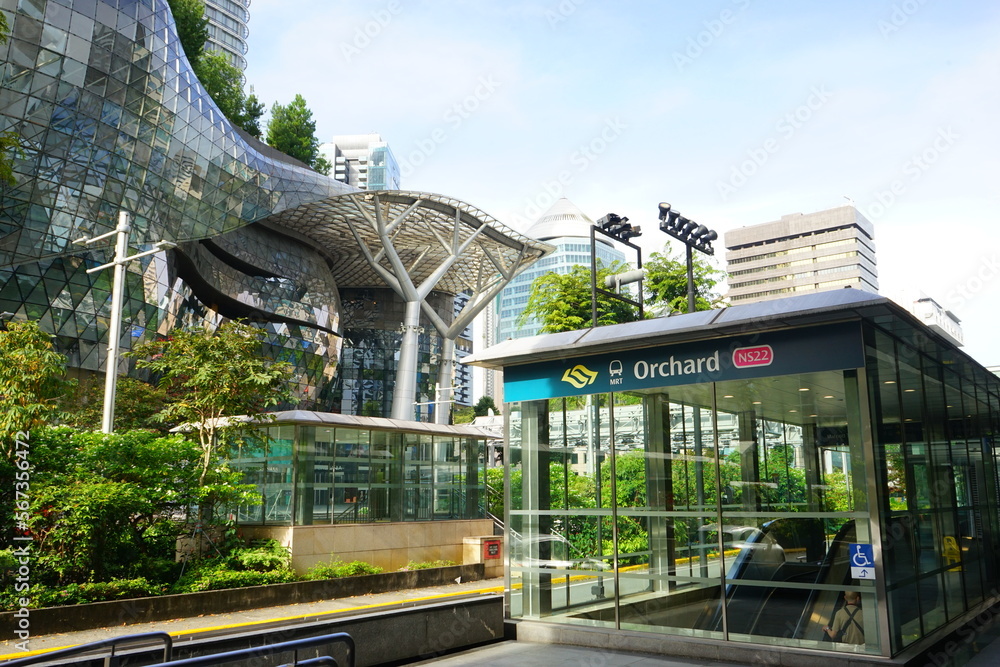 Orchard MRT Station at Orchard Road in Singapore - シンガポール オーチャード駅 Stock ...