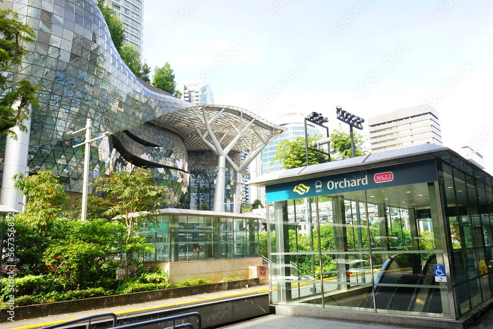 Orchard MRT Station at Orchard Road in Singapore - シンガポール オーチャード駅 Stock ...