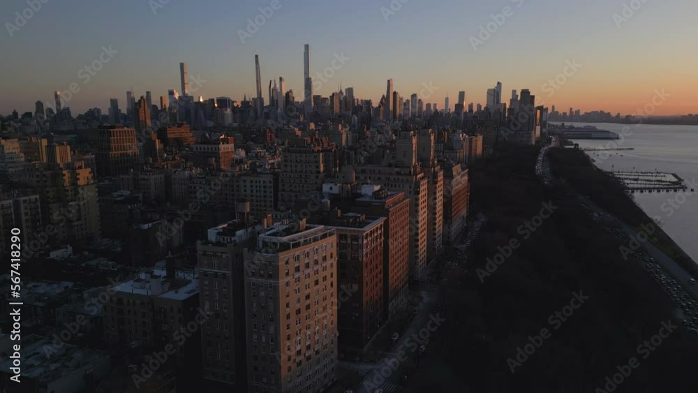 alt sunset descending in Riverside Park NYC revealing Soldiers and ...
