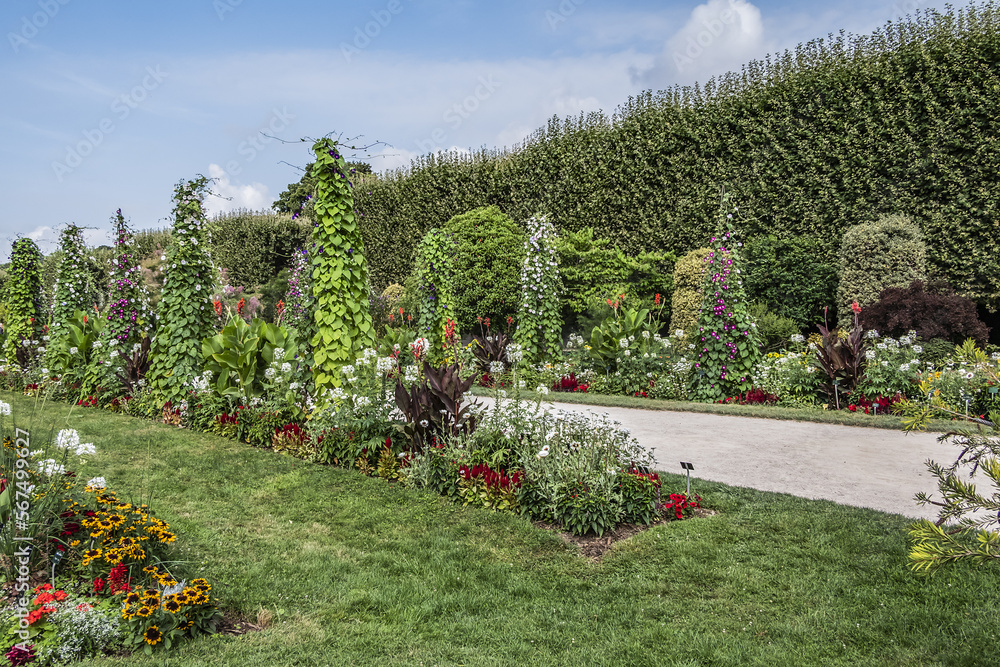 Paris Garden of the Plants (Jardin des plantes or jardin des plantes de ...
