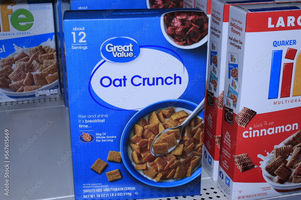 Foto de Great Value Oat Crunch cereal on a shelf at a supermarket. do ...