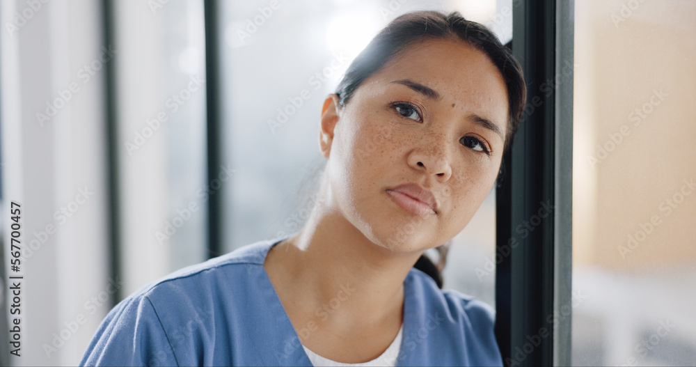 Foto Stock Woman, depression and sad nurse in hospital after loss ...
