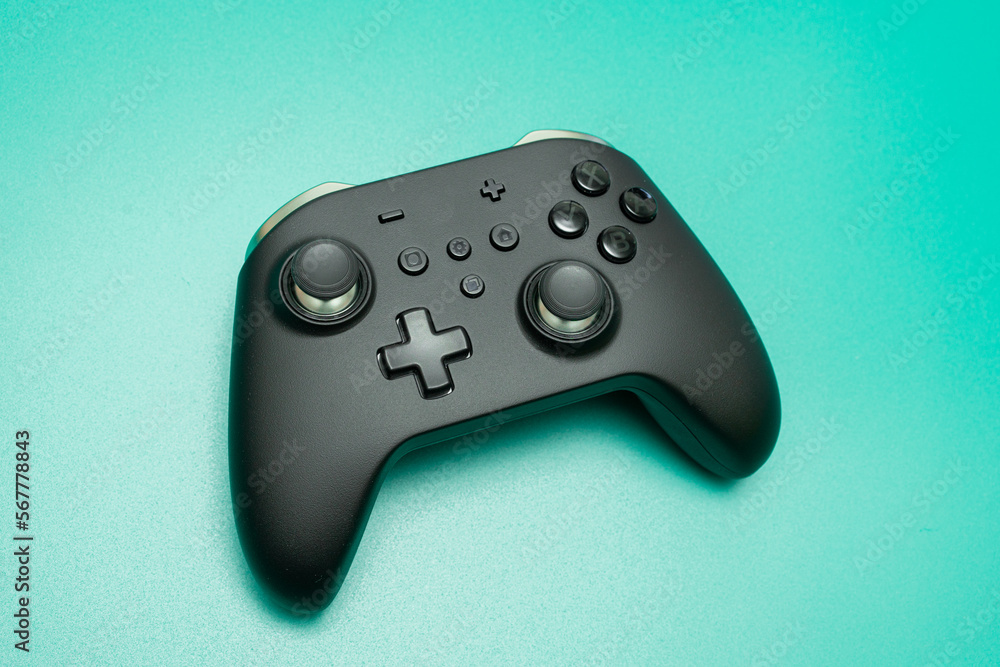 La herramienta perfecta para jugar: imagen de un mando de consola Stock ...