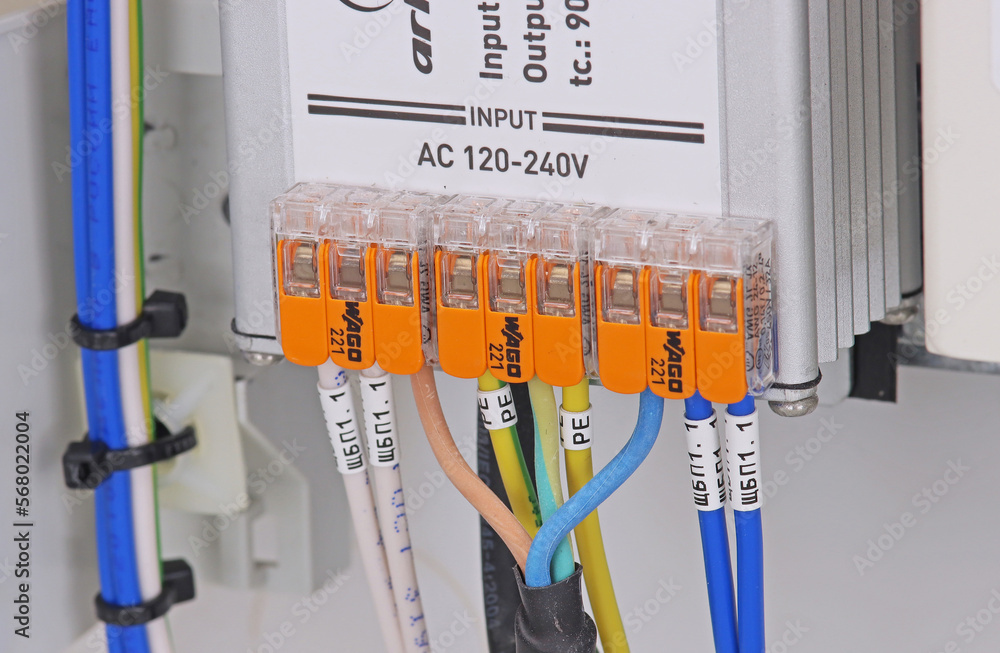 Electrical terminals for WAGO quick connection of mounting wires in an ...