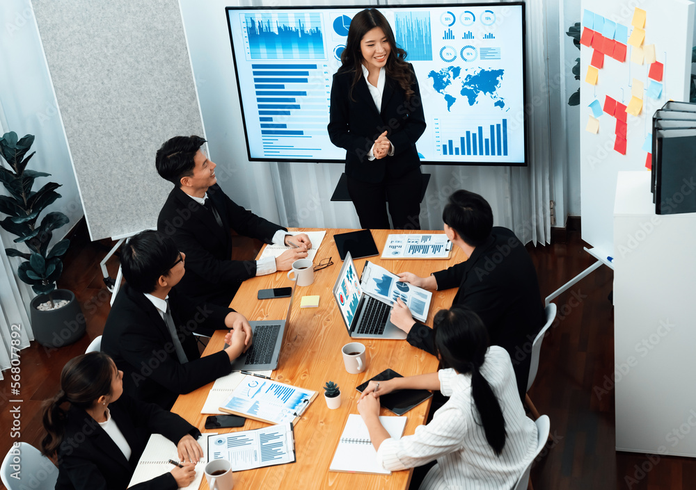 Top widen view of confidence of company presentation on financial ...