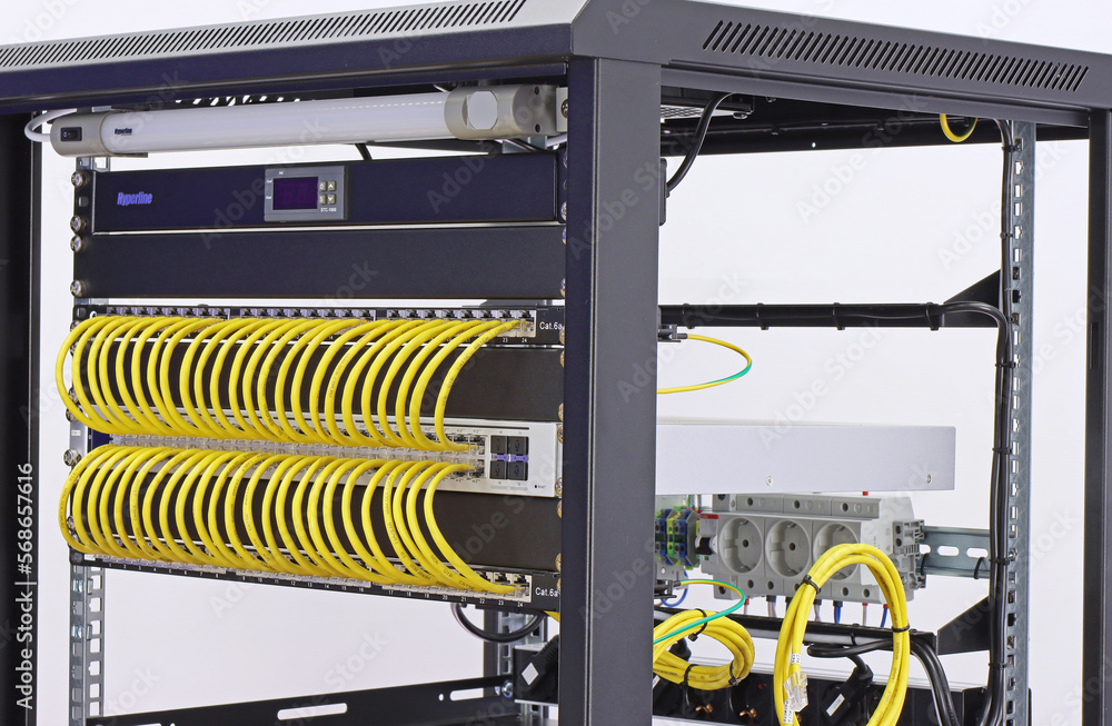 Telecommunication rack for the organization of Ethernet connection from ...