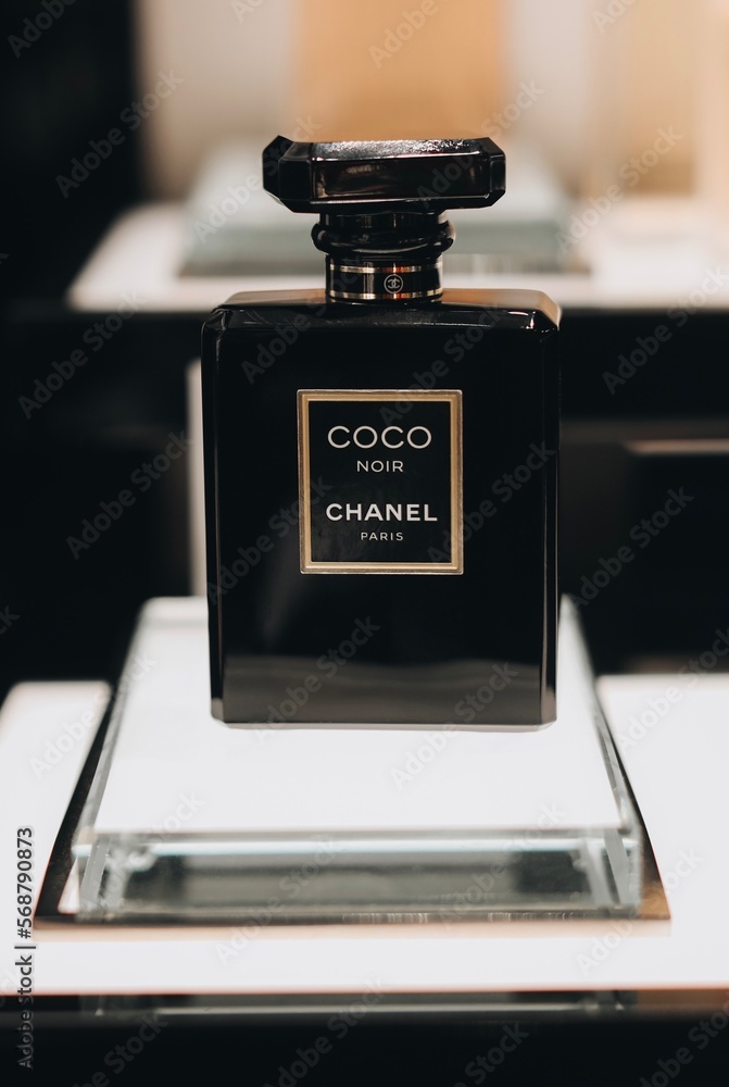 Foto de Black stylish glass bottle Chanel perfume, the first perfume ...